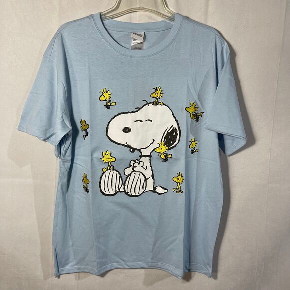 Peanuts | Tops | Nwt Official Peanuts Snoopy And Tweety Bird ...
